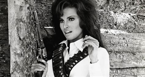 27 Raquel Welch Pictures Of The Sex Symbol Who Broke The Mold