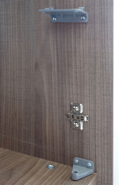 ASSEMBLY FITTING THE TRASH BIN Mini Kitchen