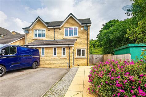 Samuel Fox Avenue Deepcar Sheffield 2 Bed Semi Detached House £200 000
