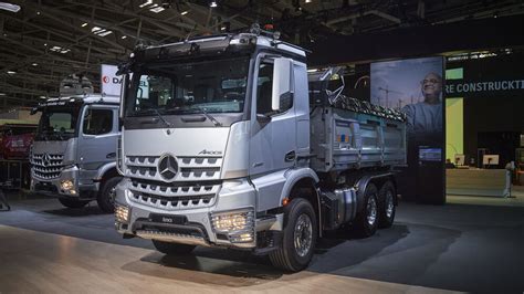 Lkw Mit Diesel Oder E Antrieb Von Mercedes Benz Trucks Traktuell