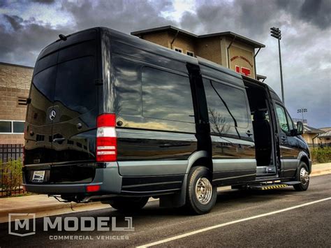 2025 La West Sdf16 Full Size Van Model 1