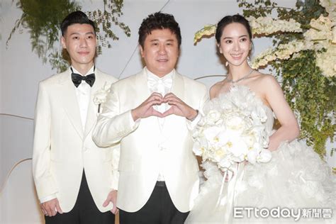 胡瓜合體秀秀！ 王偉忠溫馨曬「三代同堂照」：我們還是親人 Ettoday星光雲 Ettoday新聞雲