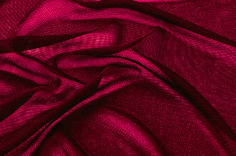 텍스처 배경 패턴입니다 빨간색 투명 한 직물입니다 Organza 실크 직물 손 염색 꼭 두 서 니 옅은 오렌지 녹 빨간 귤 투명 한 천연 식물 걸친 의상에 대한 스톡 사진