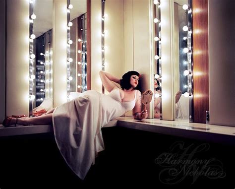 Teer Wayde Pin Up Curvy Model Pin Up Poses Model Photographers