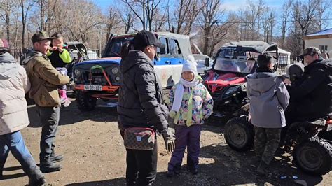 94075181 99162233 Цэвэр агаарт үр хүүхдүүдээ баярлуулан дархааг нь