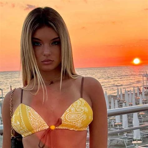 Chi Maria Rosaria Dalmonte Di Amici 25 Profili Social Biografia