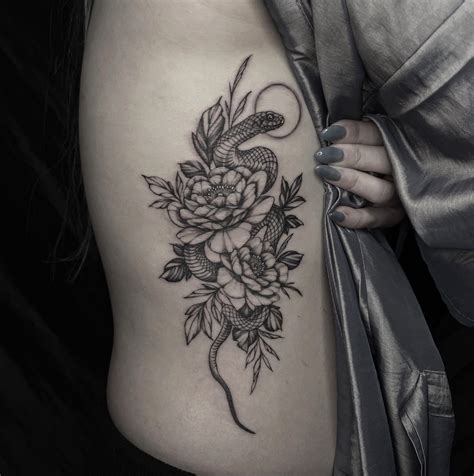 타투어때 뱀 꽃타투