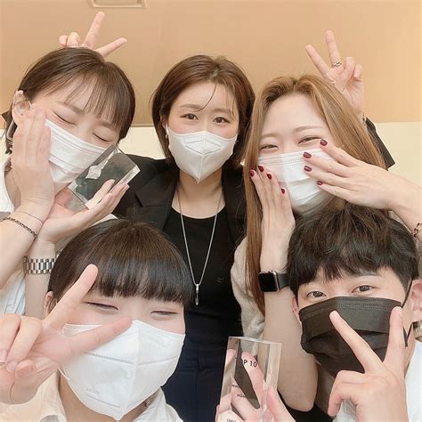 안녕하세요 차홍룸 목동점 오윤지실장입니다 ⠀ 얼마 안남은 10월이네요 이번달에 많은 관심과 사랑을 주셔서 Top10상을 받게 되었어요 🙏🏻💙 ⠀ 주말마다 예약하기