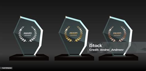 수상 유리 트로피 벡터 일러스트레이션 우승자를위한 빈 금 은 동메달 메달이있는 현실적인 크리스탈 아크릴 상 마라톤에 대한 스톡