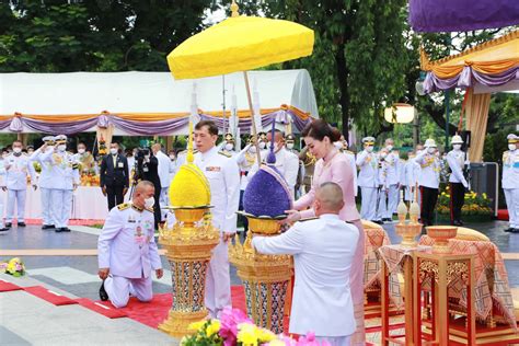 ชมภาพ ในหลวง พระราชินี ทรงเปิดพระบรมราชานุสาวรีย์ ร 5 ทอดพระเนตรนิทรรศการเฉลิมพระเกียรติฯ 150 ปี