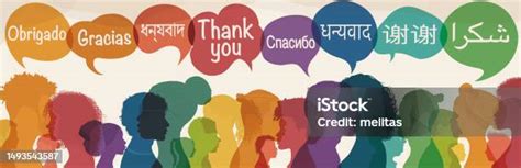 다양한 국제 언어로 된 텍스트 감사합니다가 있는 말풍선 다른 나라와 대륙에서 온 실루엣 다문화 사람들의 프로필