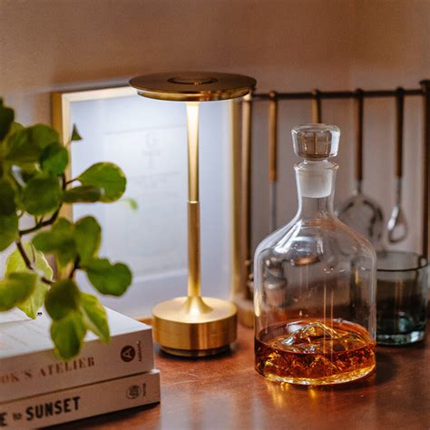 Elegance Aura Emmson