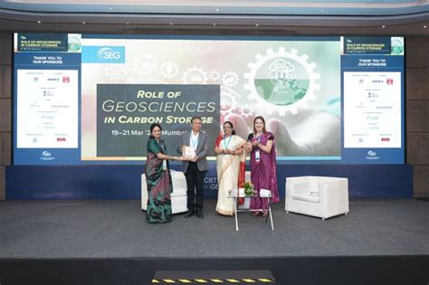 Seg Csirngri Segngri Ccus Latha Sri Pelluri