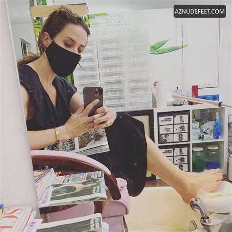 Natalie Amiri Feet Aznudefeet