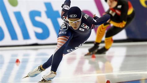Lee Sang Hwa Of Korea Left Races Jenny Wolf Of Germany In The 500 Meter During The Essent Isu