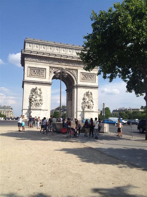 პარიზი ლუვრის მუზეუმი