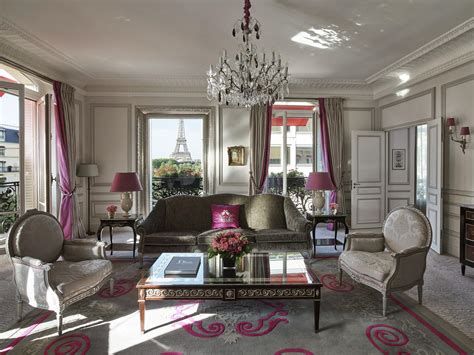 Where To Eat Shop And Stay In The Fashion Capitals Myle