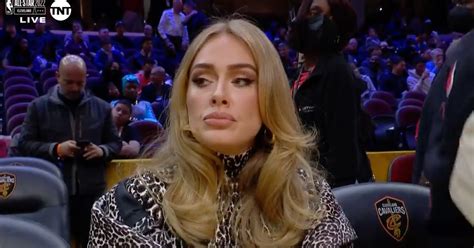 Adeles Nonchalant Response To Having A Tv Camera Shoved In Her Face Is