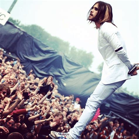 Rihanna With Auburn Hair Is A Look We Love