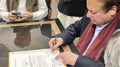 Pakistans Self Exiled Former Prime Minister Nawaz Sharif Returns Home