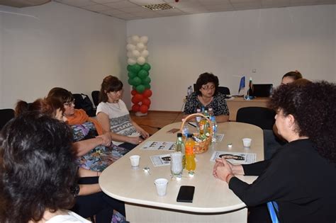 Кандидатът за кмет на Мездра Надежда Йорданова се срещна с учители