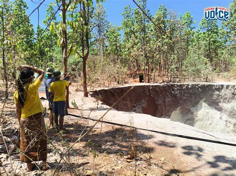 Shan ငလျင်လှုပ်ခတ်ပြီးနောက် ကရင်နီ၌ အနက်ပေ ၁၀၀ ကျော် ကျင်းကြီးဖြစ်ပေါ် Burmese