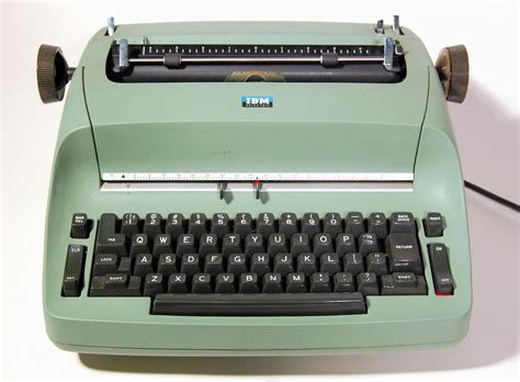 Retromobe Retro Mobile Phones And Other Gadgets Ibm Selectric 1961