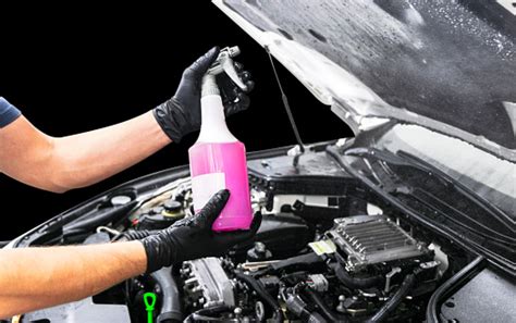 세차에 자동차 역에서 거품으로 세차 세차 역에서 세탁 세차 개념입니다 자동차 세부 남자 청소 차 거품과 브러시로 청소 엔진 걸레에 대한 스톡 사진 및 기타 이미지 Istock