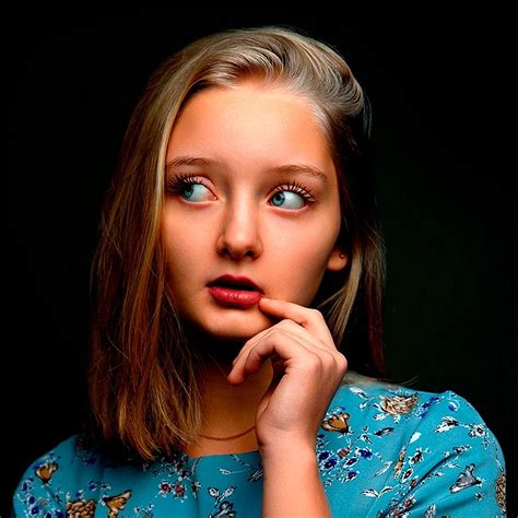 Sandra Orlow Fame Girls найдено 85 картинок