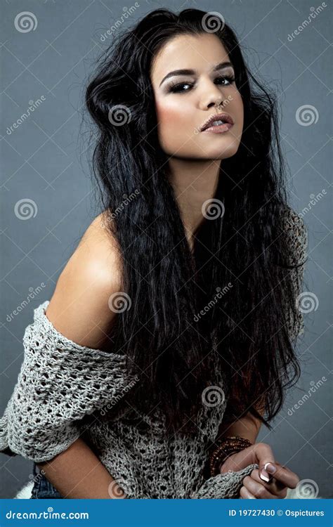 Fille Avec Le Cheveu Magnifique Photo Stock Image Du Isolement Mignon