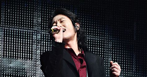 포토엔 테이 주먹 꽉 쥐고 열창