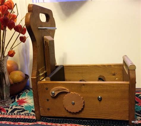Diy Band Weaving Box Loom Made From A Repurposed Magazine Rack Diy