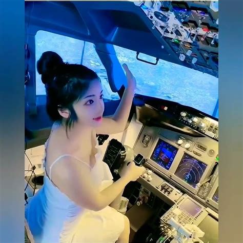 হট সুন্দরী মহিলা পাইলটের ইনস্টাগ্রাম ভিডিও Youtube