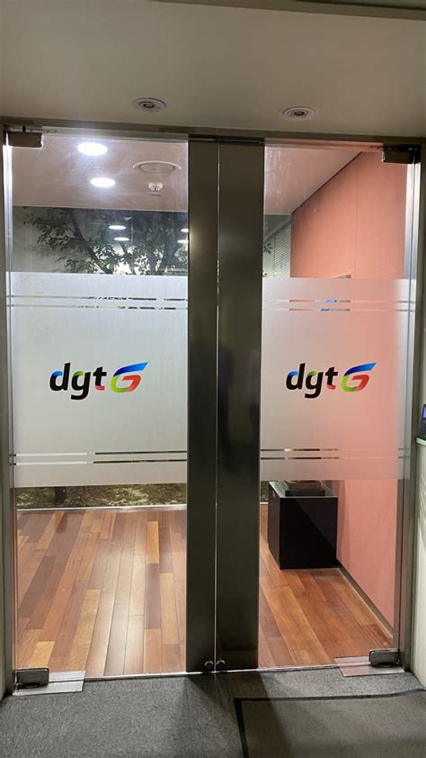 [시공후기] 사무실 출입문 반투명시트지 Uv출력 네이버 블로그