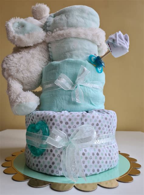 Триетажна торта от памперси Handmastersbg