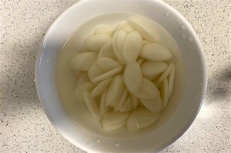 고기육수를 이용해양지머리 더욱 깊은 맛을 내는‘떡국끓이는 방법설명절이 아닌 날에도 굿