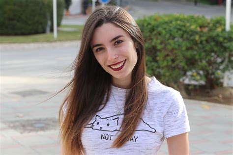Quién Es Lyna La Youtuber Que Se Convirtió En Bestseller La Nacion