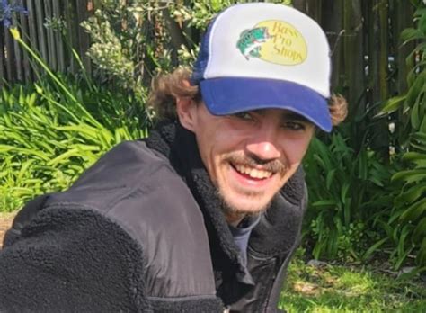 Missing Person Police Appeal For Help To Find Devon Jackson Budgen Nz Herald