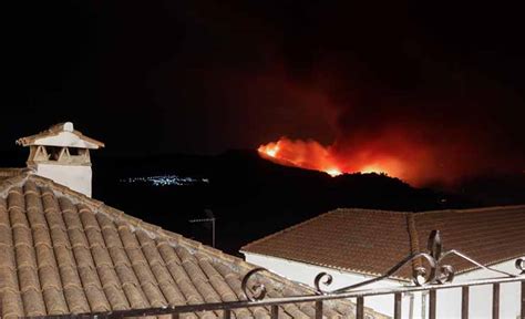 စပိန်တောမီးကြောင့် လူပေါင်း ၁၄၀ ကျော်ကို ဘေးလွတ်ရာပြောင်းရွှေ့