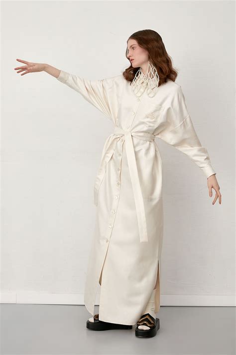 Платье рубашка из плотного шёлка от дизайнера Алены Ахмадуллиной