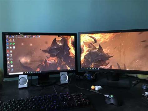 Why Are My Dual Monitors Showing The Same Thing Techsynchron