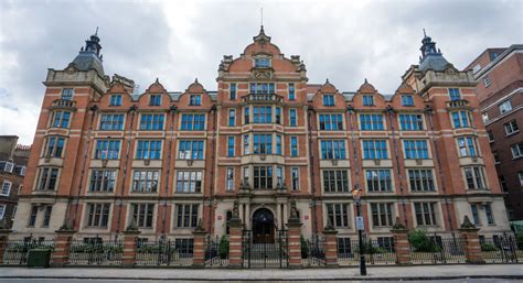Uc Y The London School Of Economics Firman Inédito Convenio De