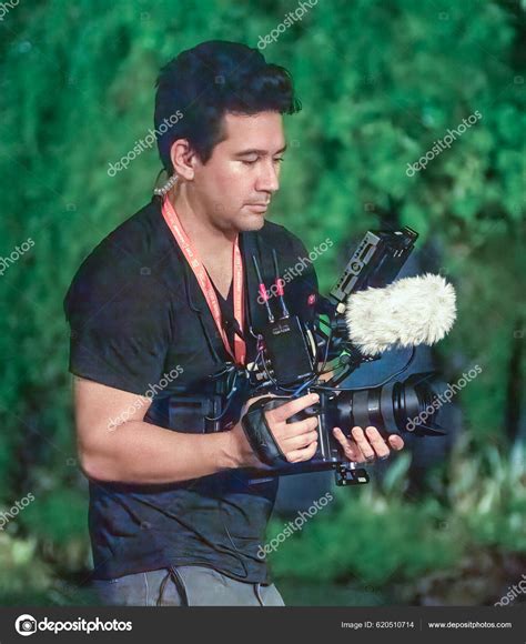 Honolulu Hawaii Oct 2022 Shakacon Video Professional Watches His Screen