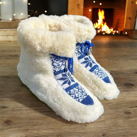 106 Чуні із овчини на гумовій підошві з вишивкою продаж ціна у Івано Франківській області