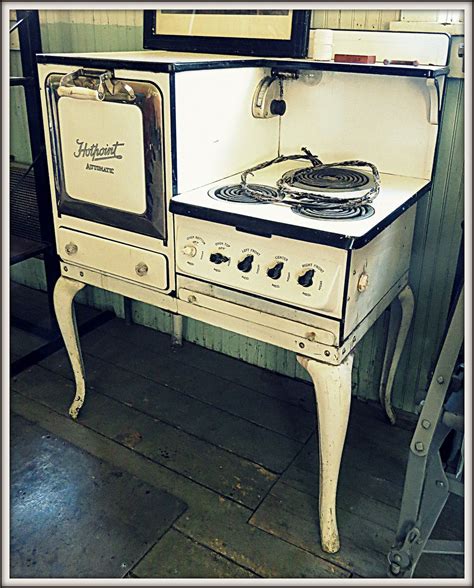 Vintage 1920s Hotpoint Stove With Unique Wood Burning System Antique