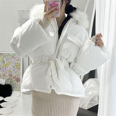 시즌오프세일바로출고 고퀄허리잘록끈조절 리본끈 허리잘록 퍼 탈부착 가능 숏패딩 라쿤 후드 퍼 자켓 패딩