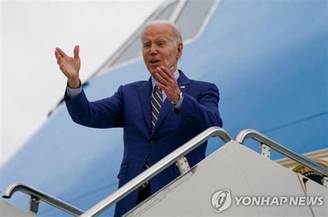 바이든 고무에 민주당 우려이미 80세인데 재선 도전 한국경제