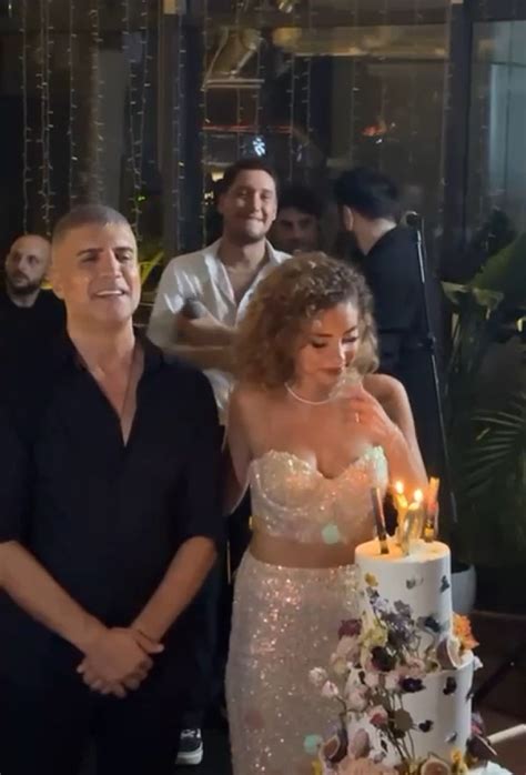 Eşi Samar Dadgara Sürpriz Doğum Günü Partisi Düzenleyen Özcan Deniz