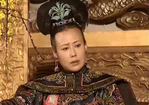 康熙王朝：赫舍里犯了啥错？为何她难产时，孝庄一句话就让她丧命