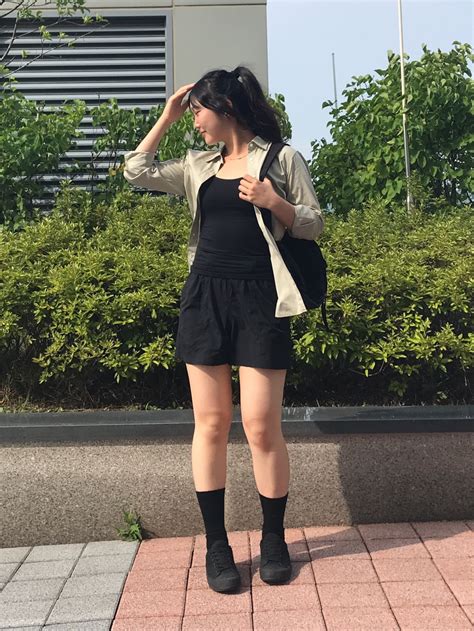 「스웨트와이드팬츠다리길이66~72cm、드로우스트링숄더백」의 착용 스타일링 리스트 Uniqlo